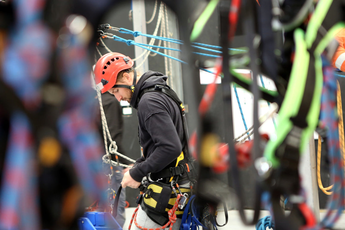 Vertech Group IRATA Rope Access Training – Vertech Group Rope Access ...